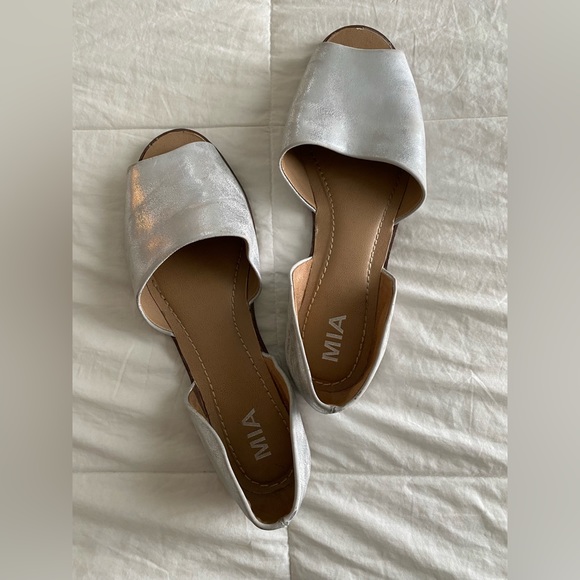 MIA | Shoes | Mia Metallic Silver Peep Toe Sandals | Poshmark